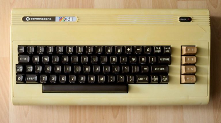 Commodore VIC-20: Worlds First Computer to Sell 1 Million Units ...